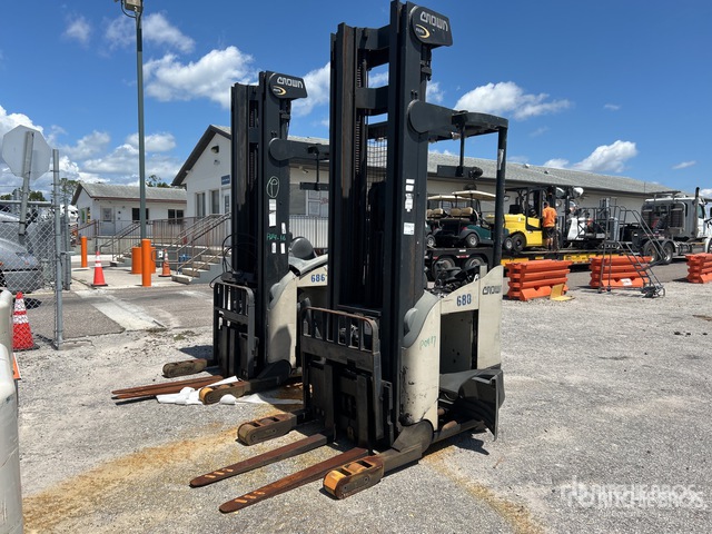 2008 Crown RR5200 3500 lb Reach Truck (Inoperable) | Ritchie Bros ...