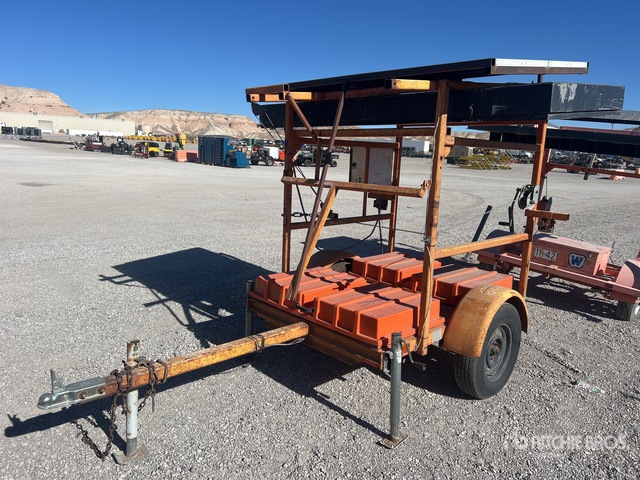1998 National Signal Message Board | Ritchie Bros. Auctioneers
