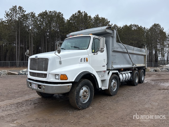 2000 Sterling LT9513 8x4 Twin-Steer T/A Camión dumper | Ritchie Bros ...