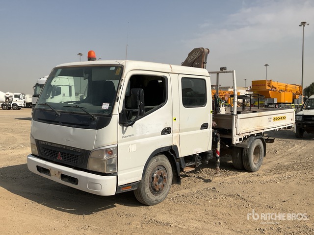 Fassi F50 on 2013 Mitsubishi Canter 4x2 Crew Cab Flatbed Truck with ...