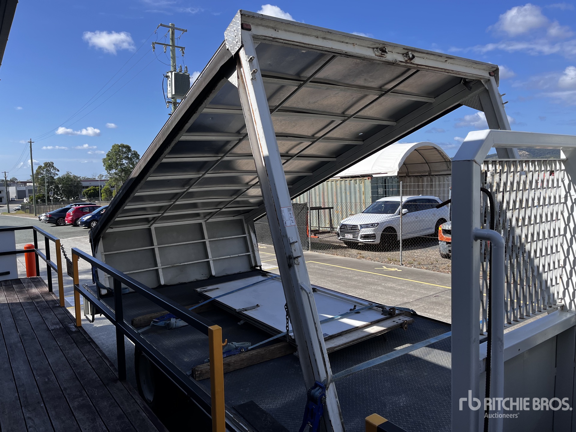 Truck Canopy Divers | Ritchie Bros. Auctioneers