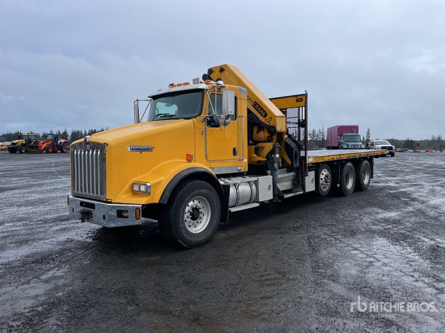 2006 Palfinger PK36002 6480 lb Knuckle Boom on 2006 Kenworth T800 8x4 ...