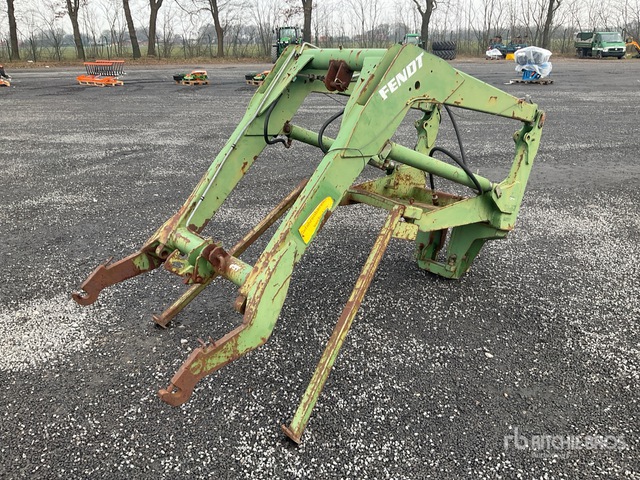 Fendt GT Front Loader Attachment | Ritchie Bros. Auctioneers