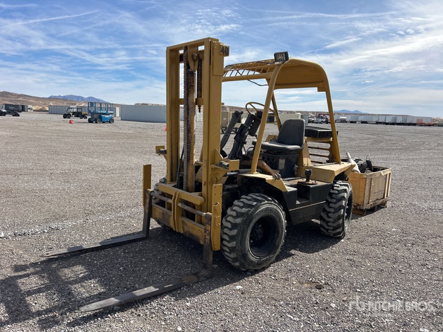 Champ C40 4000 lb Pneumatic Tire Chariot Élévateur (Inoperable ...