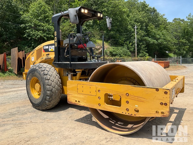 2014 Cat CS56B Smooth Drum Compactor in Oakland, New Jersey, United ...