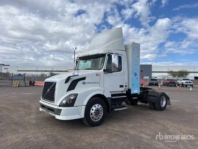 2015 Volvo VNM 4x2 S/A Day Cab Truck Tractor | Ritchie Bros. Auctioneers