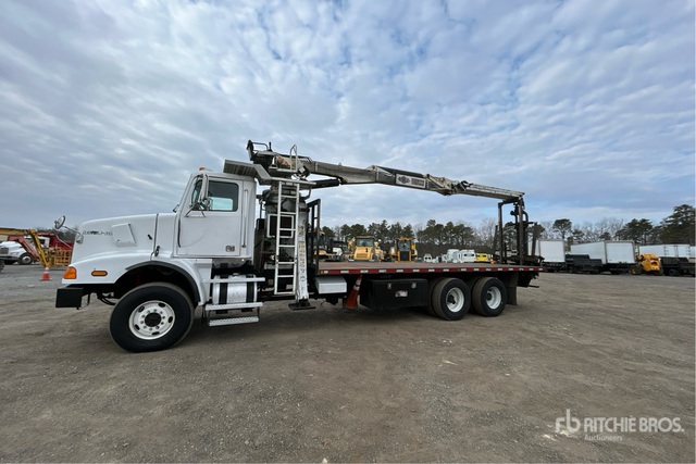 IMT 16000 5825 lb Articulated Boom on 2005 Western Star 4900SA 8x4 Twin ...
