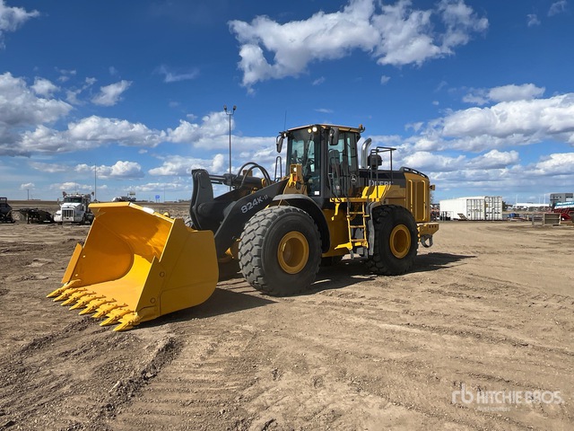 2015 John Deere 824K Wheel Loader | Ritchie Bros. Auctioneers
