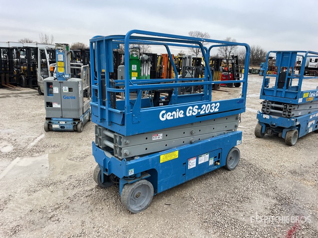2004 Genie GS2032 Electric Scissor Lift | Ritchie Bros. Auctioneers
