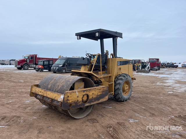 1998 Cat CS-433C Smooth Drum Compactor | Ritchie Bros. Auctioneers