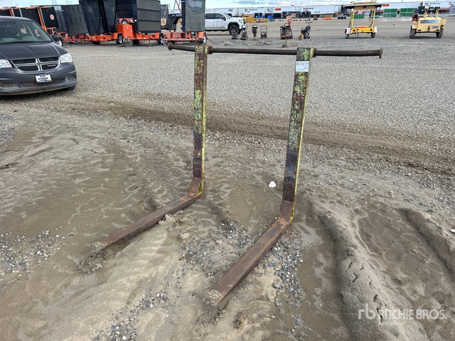 42 in Flip-Over Backhoe Forks | Ritchie Bros. Auctioneers