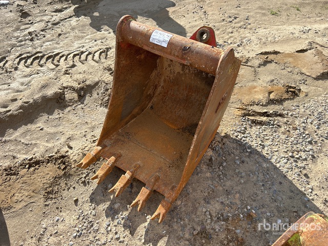 Tag 24 in Digging Backhoe Rear Bucket - Fits CAT 430F | Ritchie Bros ...