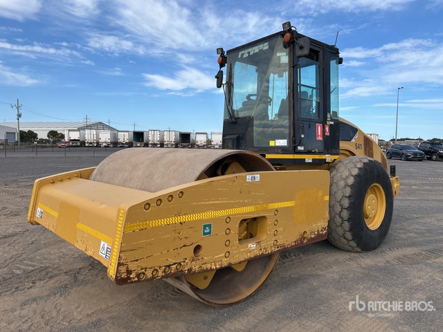 2008 Cat CS76 Smooth Drum Compactor | Ritchie Bros. Auctioneers