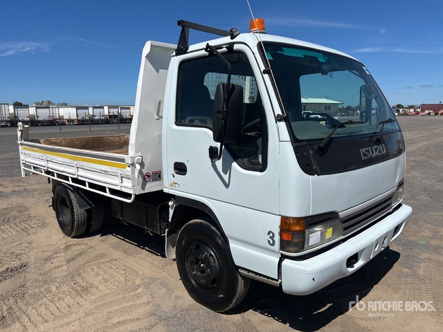 2002 Isuzu NPR 200 4x2 S/A Dump Truck | Ritchie Bros. Auctioneers
