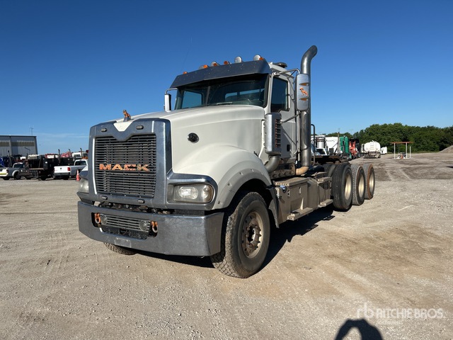 2012 Mack TD713 8x4 Tri/A Day Cab Truck Tractor | Ritchie Bros. Auctioneers