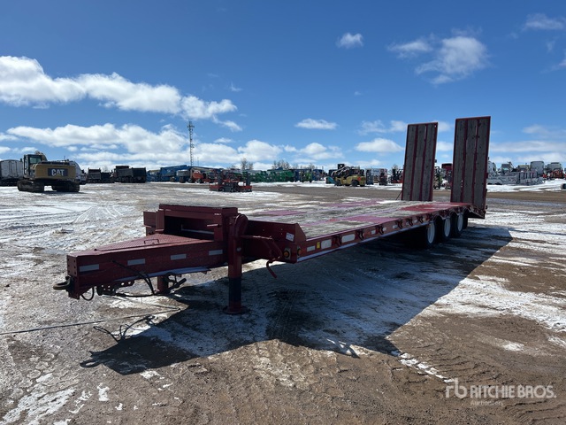2010 JCTR 34 ft Tri/A Equipment Trailer | Ritchie Bros. Auctioneers