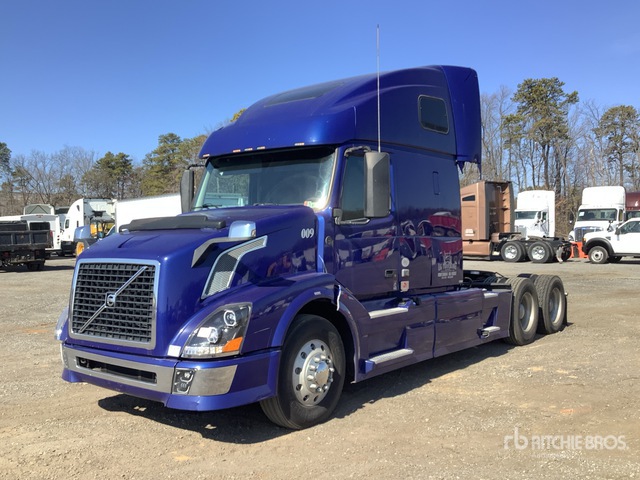 2013 Volvo VNL670 6x4 T/A Sleeper Truck Tractor | Ritchie Bros. Auctioneers