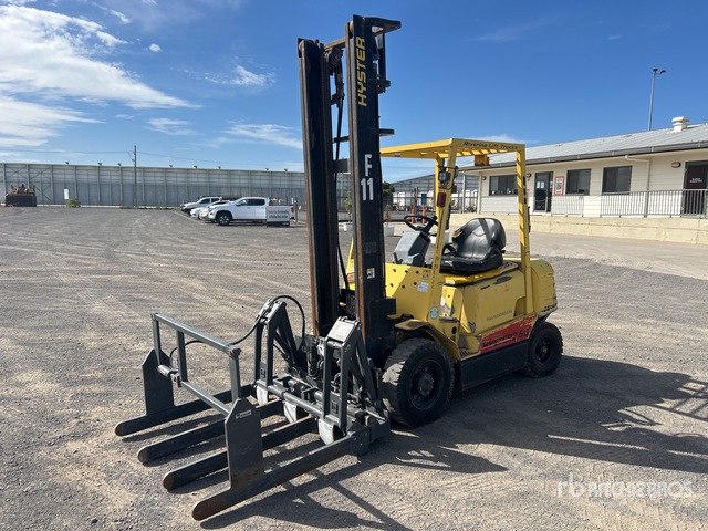 2002 Hyster H2.50DX Keg Lifting Attachment Forklift | Ritchie Bros ...