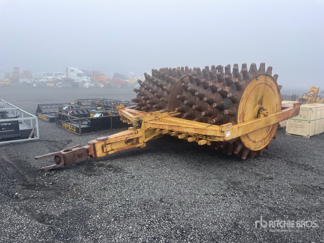 American Pull Behind Compactor | Ritchie Bros. Auctioneers