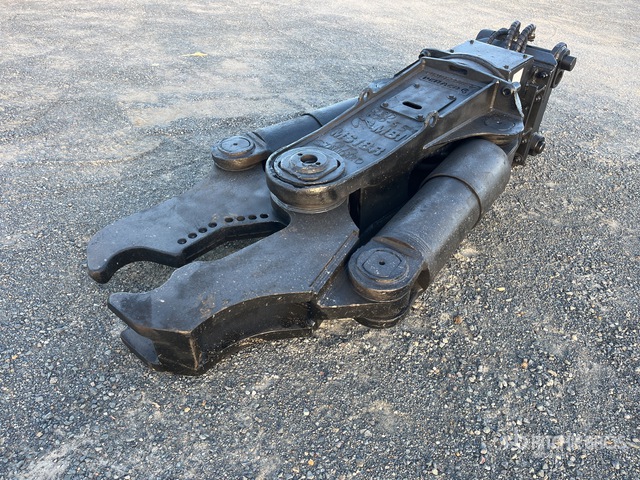 MBI MS18R Q/C Rotating Demolition Shear | Ritchie Bros. Auctioneers