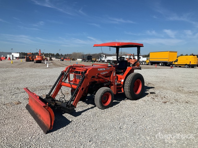 Kubota L2900 4WD tractor utilitario | Ritchie Bros. Auctioneers