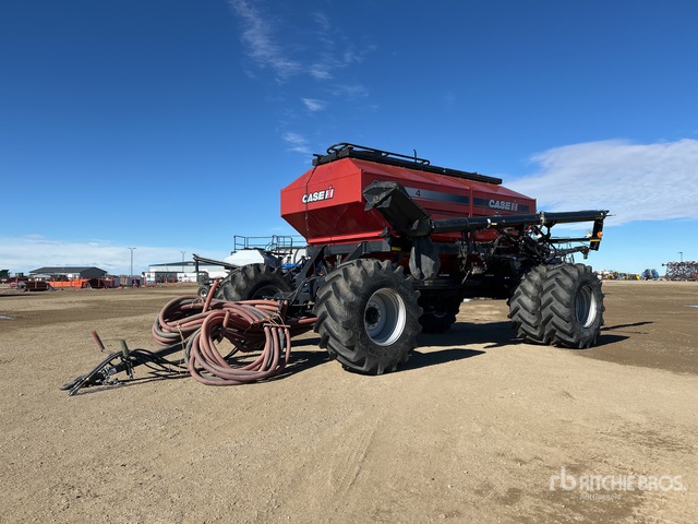 2013 Case IH 3580 580 bu Tow-Behind Chariot pneumatique | Ritchie Bros ...