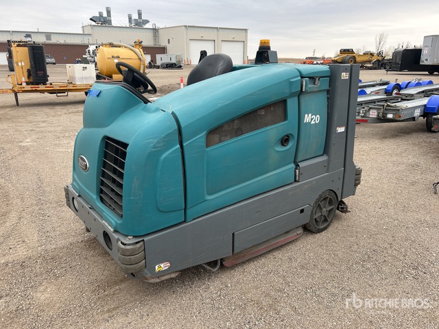 2018 Tennant M20 Ride-On LP Floor Scrubber | Ritchie Bros. Auctioneers