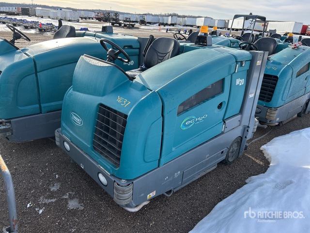 2014 Tennant M20 Ride-On LP Floor Scrubber | Ritchie Bros. Auctioneers