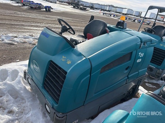 2015 Tennant T20 Ride-On Floor Scrubber | Ritchie Bros. Auctioneers
