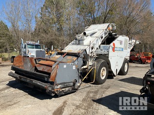 2005 Roadtec SB-2500C Wheel Asphalt Transfer Machine in Pendergrass ...