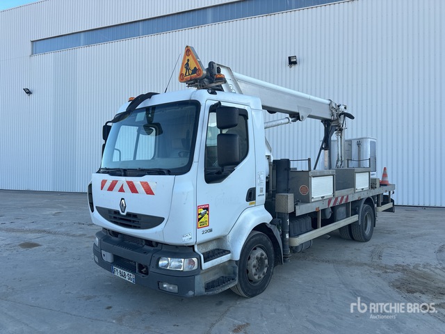 Multitel MJ25D on 2009 Multitel Midlum 220DXI 4x2 COE Camion Nacelle ...