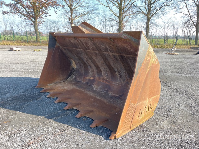 AFB 3360 mm General Purpose Wheel Loader Bucket - Fits L 586 SWE ...