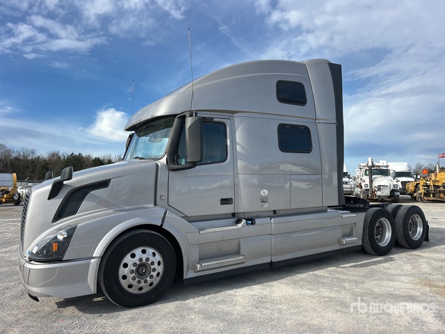 2017 Volvo VNL780 6x4 T/A Sleeper Truck Tractor | Ritchie Bros. Auctioneers