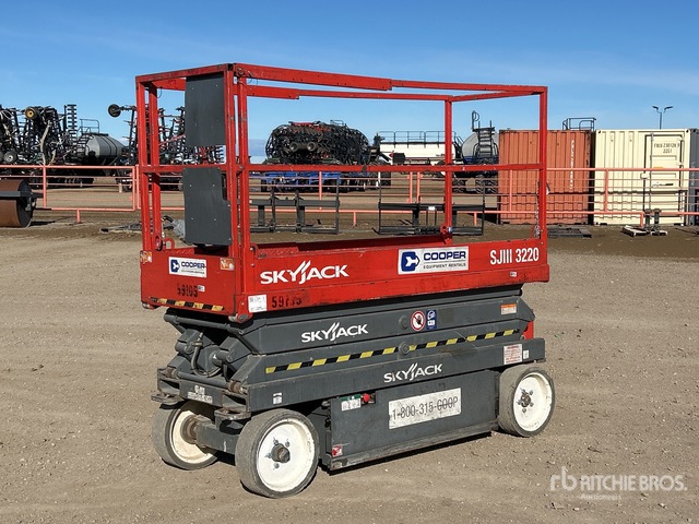 2014 Skyjack SJIII 3220 Electric Scissor Lift | Ritchie Bros. Auctioneers