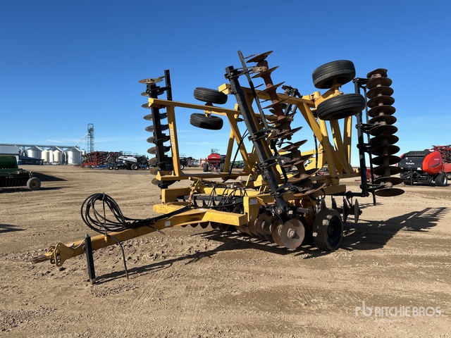 Kello-Bilt 1220 26 ft Tandem Disc | Ritchie Bros. Auctioneers