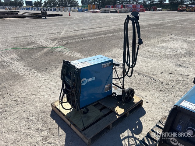 Miller Millermatic 252 200 A MIG Soldadora | Ritchie Bros. Auctioneers