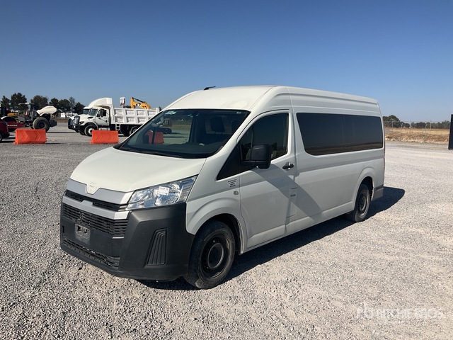 2020 Toyota Hiace Panel Camioneta con Caja Seca / Fourgon cargo ...