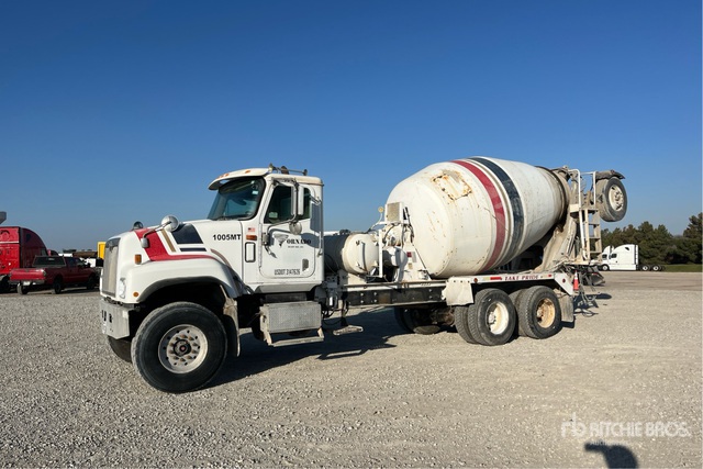 2005 International Paystar 5500i 8x4 Mixer Truck | Ritchie Bros ...