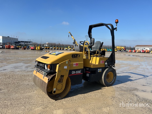 2005 Cat CB-335E Combination Roller | Ritchie Bros. Auctioneers
