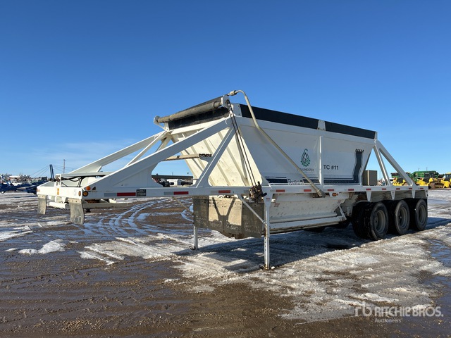 2014 Castleton 40 ft Tri/A Belly Dump Trailer | Ritchie Bros. Auctioneers