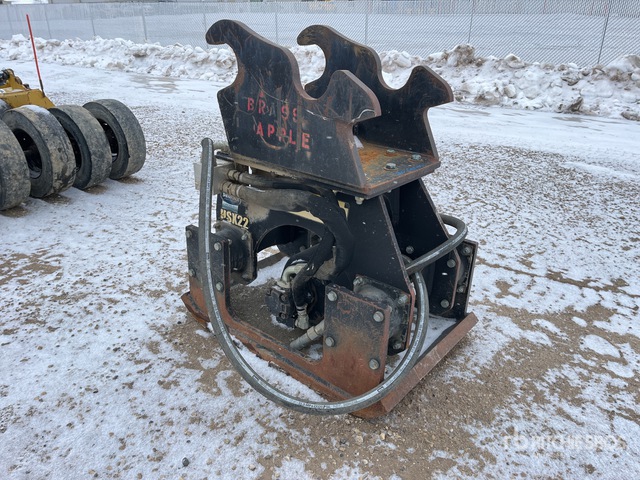 Stanley HSX22125S 42 in Q/C Excavator Plate Compactor | Ritchie Bros ...