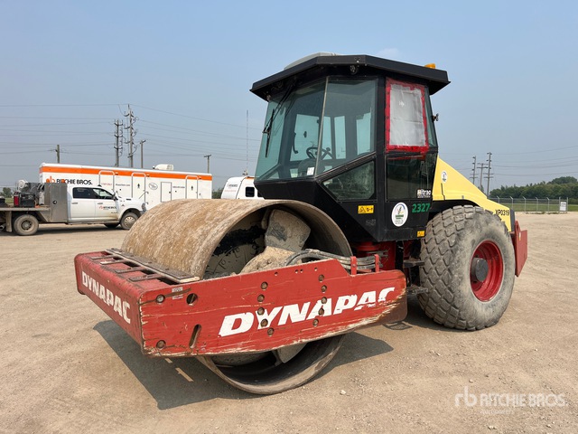 2011 Dynapac CA250D-II Smooth Drum Compactor | Ritchie Bros. Auctioneers