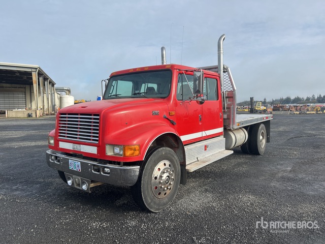1996 International 4900 4x2 Crew Cab Flatbed Truck | Ritchie Bros. Auctioneers