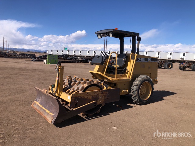 1999 Cat CP-323C Compactador Pata de Cabra | Ritchie Bros. Auctioneers