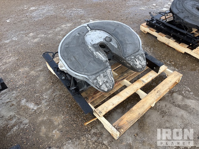 Holland Aluminum 5th Wheel Plate | Ritchie Bros. Auctioneers