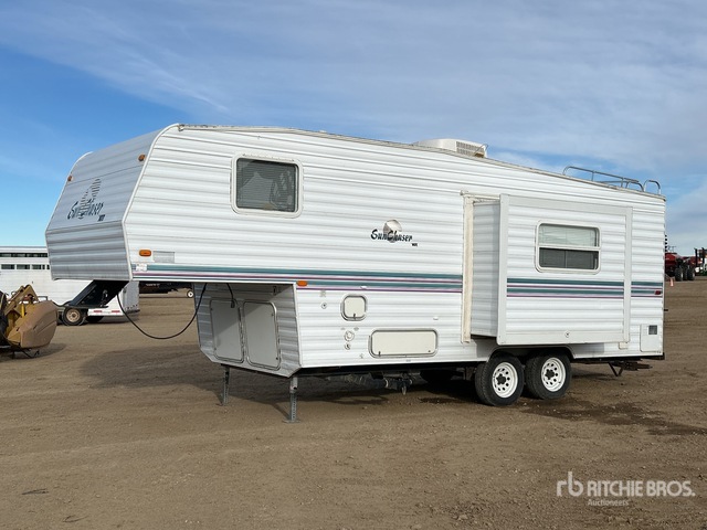 1999 Sun Chaser 25 ft T/A Travel Trailer | Ritchie Bros. Auctioneers