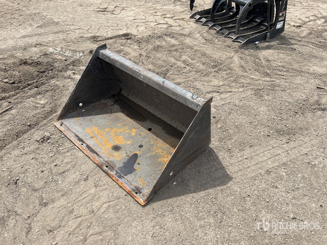 Wacker Neuson 36 in General Purpose Mini Skid Steer Bucket - Fits ...