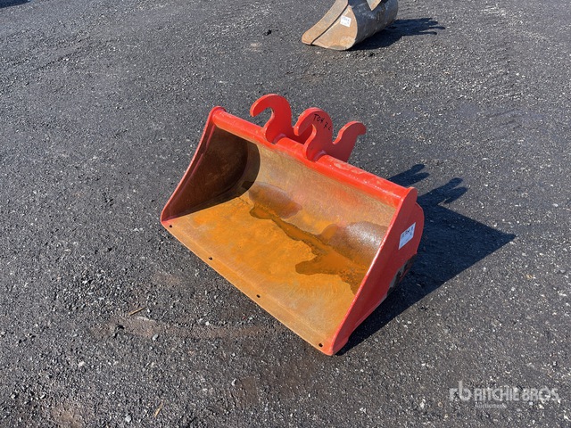 41 in Q/C Cleanup Excavator Bucket - Fits Kubota KX040-4 | Ritchie Bros ...