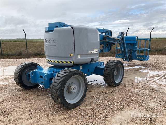 2004 Genie Z45/25 4WD Diesel Articulating Boom Lift | Ritchie Bros ...