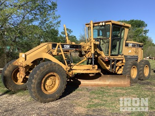2004 Cat 120H Motor Grader in Dime Box, Texas, United States ...